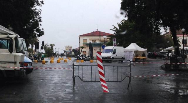 ASCOM VIAREGGIO: “PERCHÉ CHIUDERE PIAZZA D’AZEGLIO PER IL MERCATINO ...