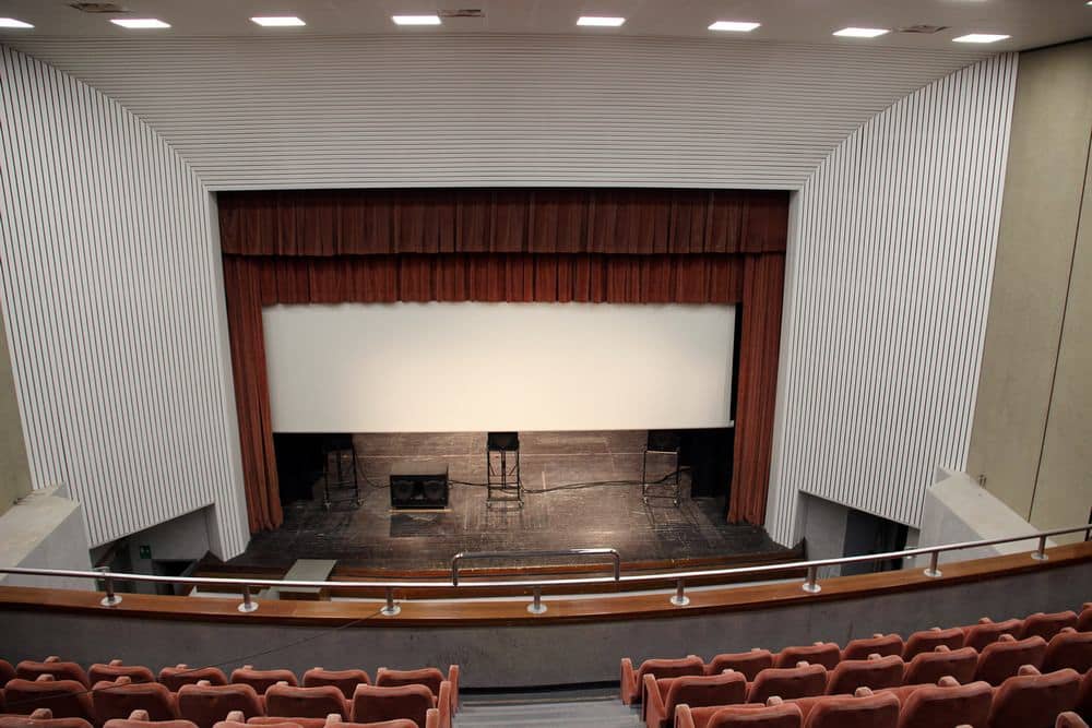 Su il sipario sul nuovo Cinema Teatro Comunale - Comune Pietrasanta ...