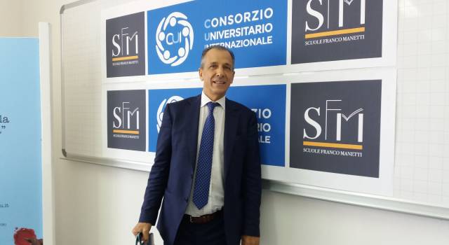 Laureati LiberaMente, l’università approda a Viareggio alle scuole ...