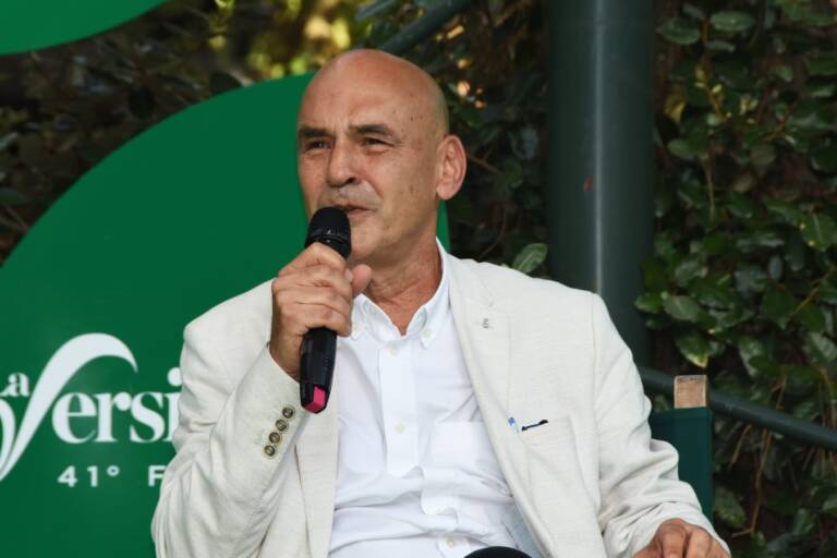 Benito, l’uomo dietro il Duce: GIORDANO BRUNO GUERRI al Caffè della ...