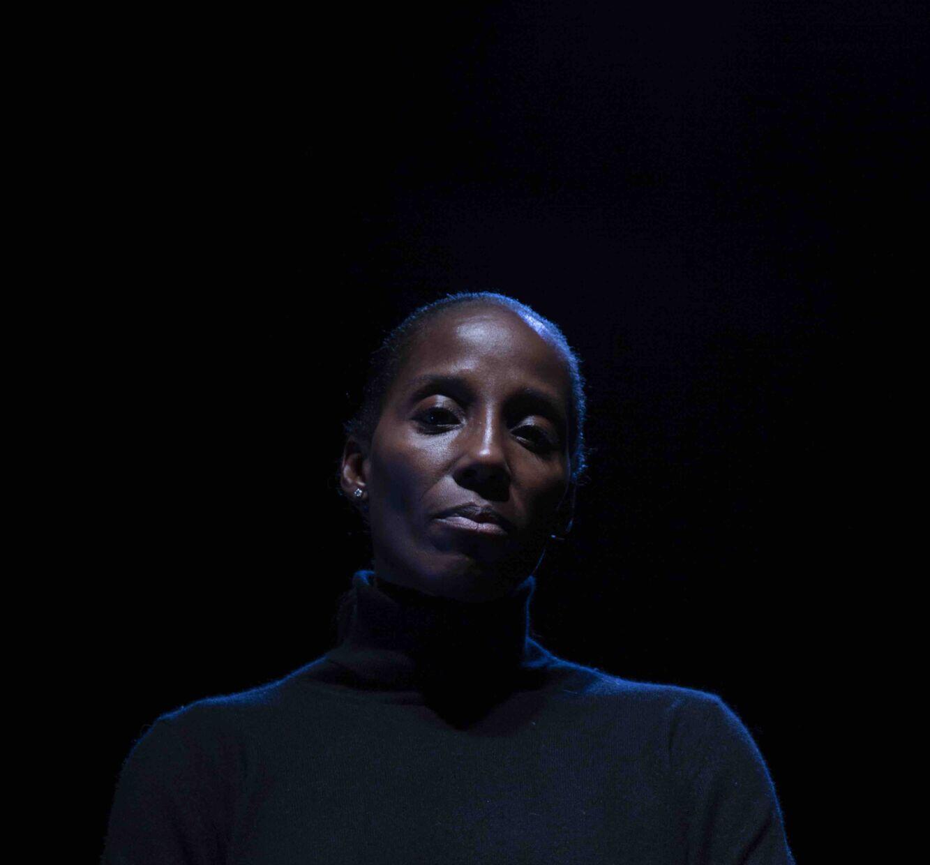 Fiona May protagonista del thriller “La prova contraria”, sabato 25 ...